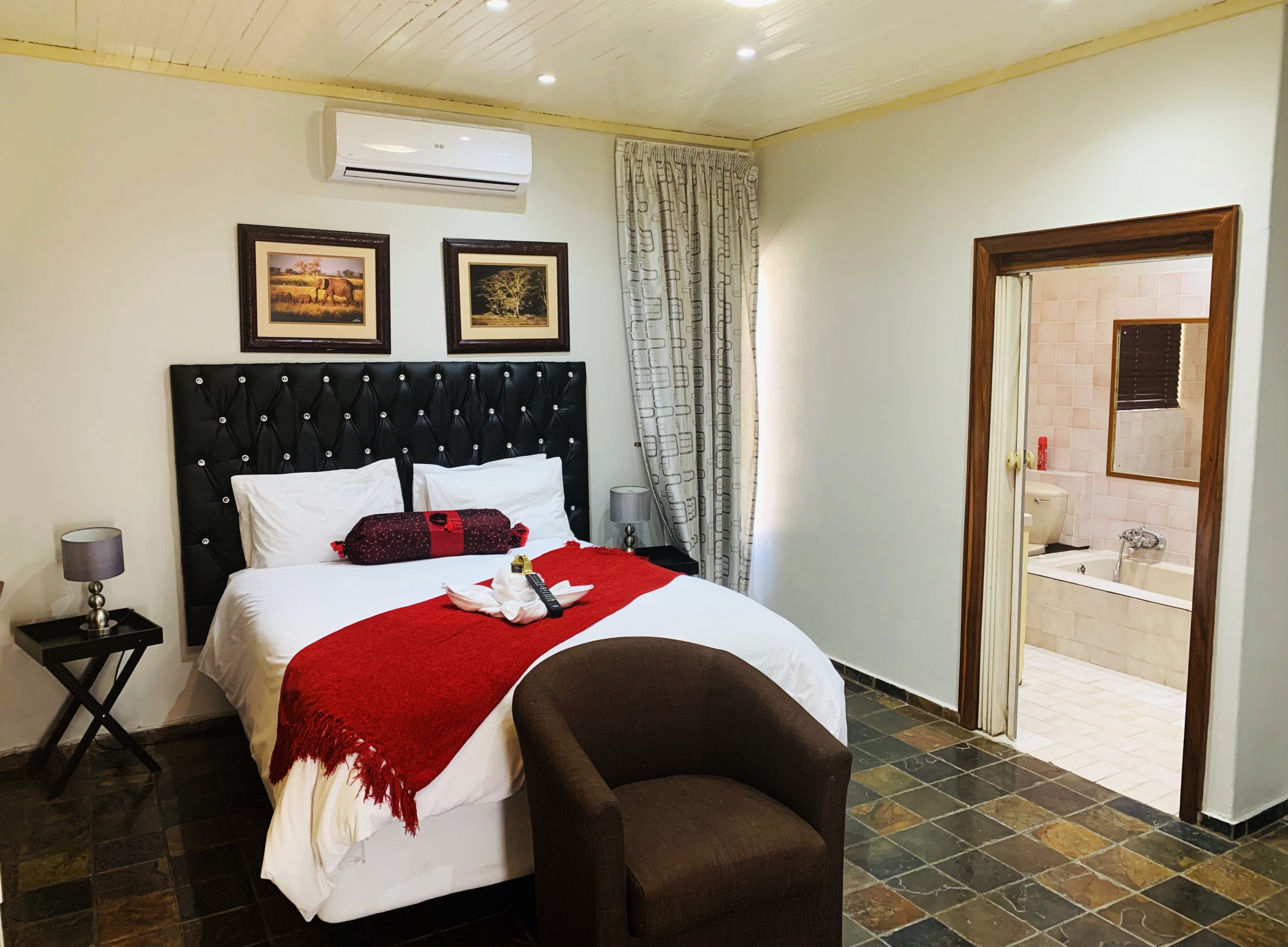 Standard Room - The Catwalk Lodge